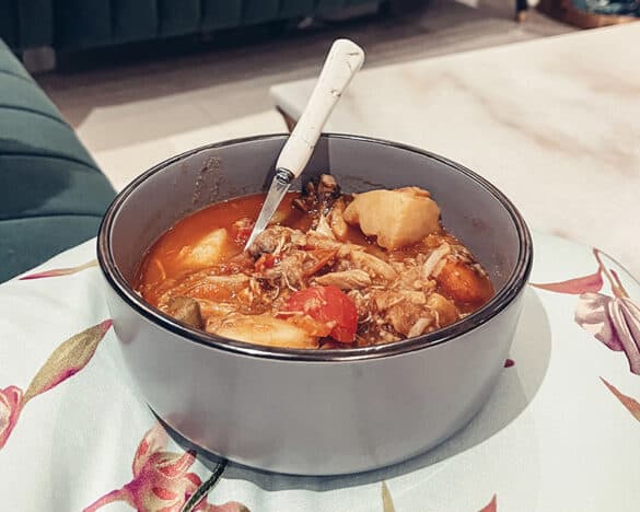 Emirati chicken Thareed (Salona) - A yummy & comforting dish