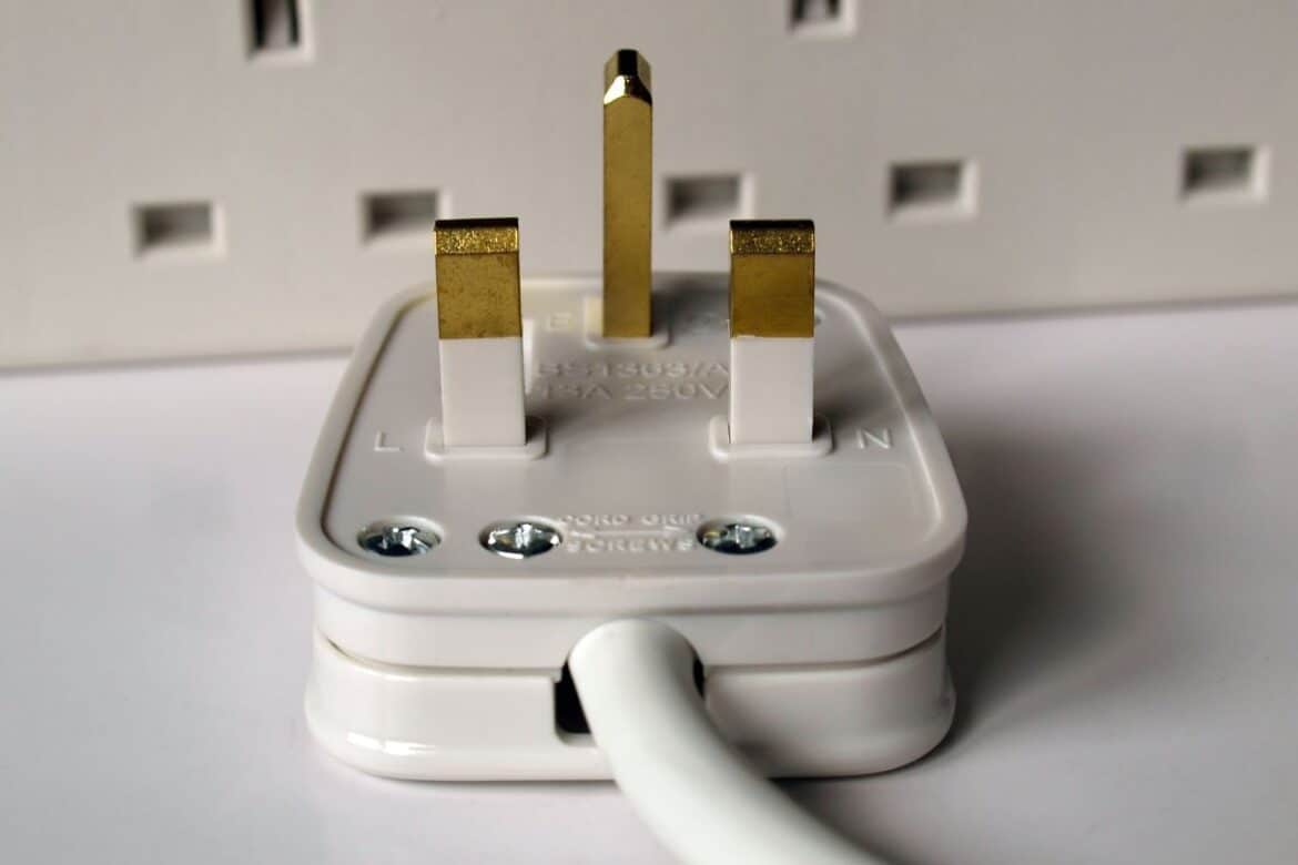 What plug do electrical outlets in Dubai use? Best adapter?