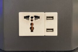 What plug do electrical outlets in Dubai use? Best adapter?